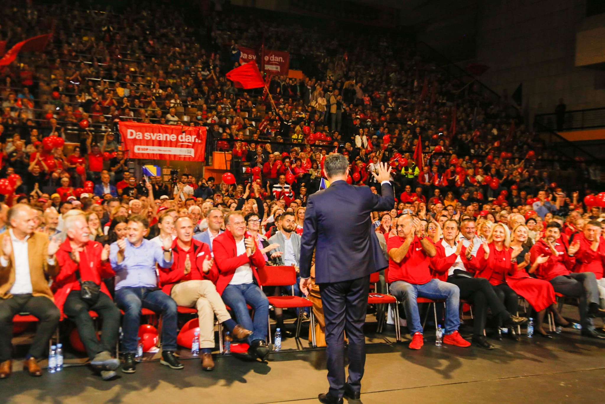 Bećirović u Tuzli: Bakir je politička kukavica koja je pobjegla sa tri ...